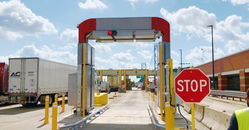 Handheld Z Backscatter imaging system | Rapiscan AS&E