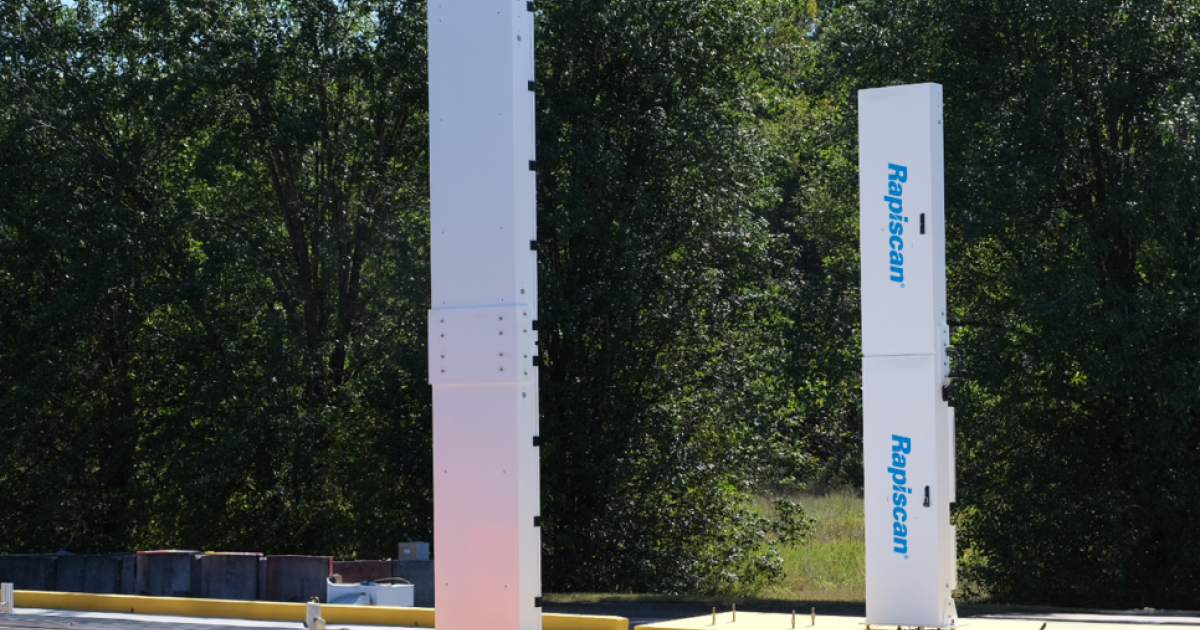 Handheld Z Backscatter imaging system | Rapiscan AS&E